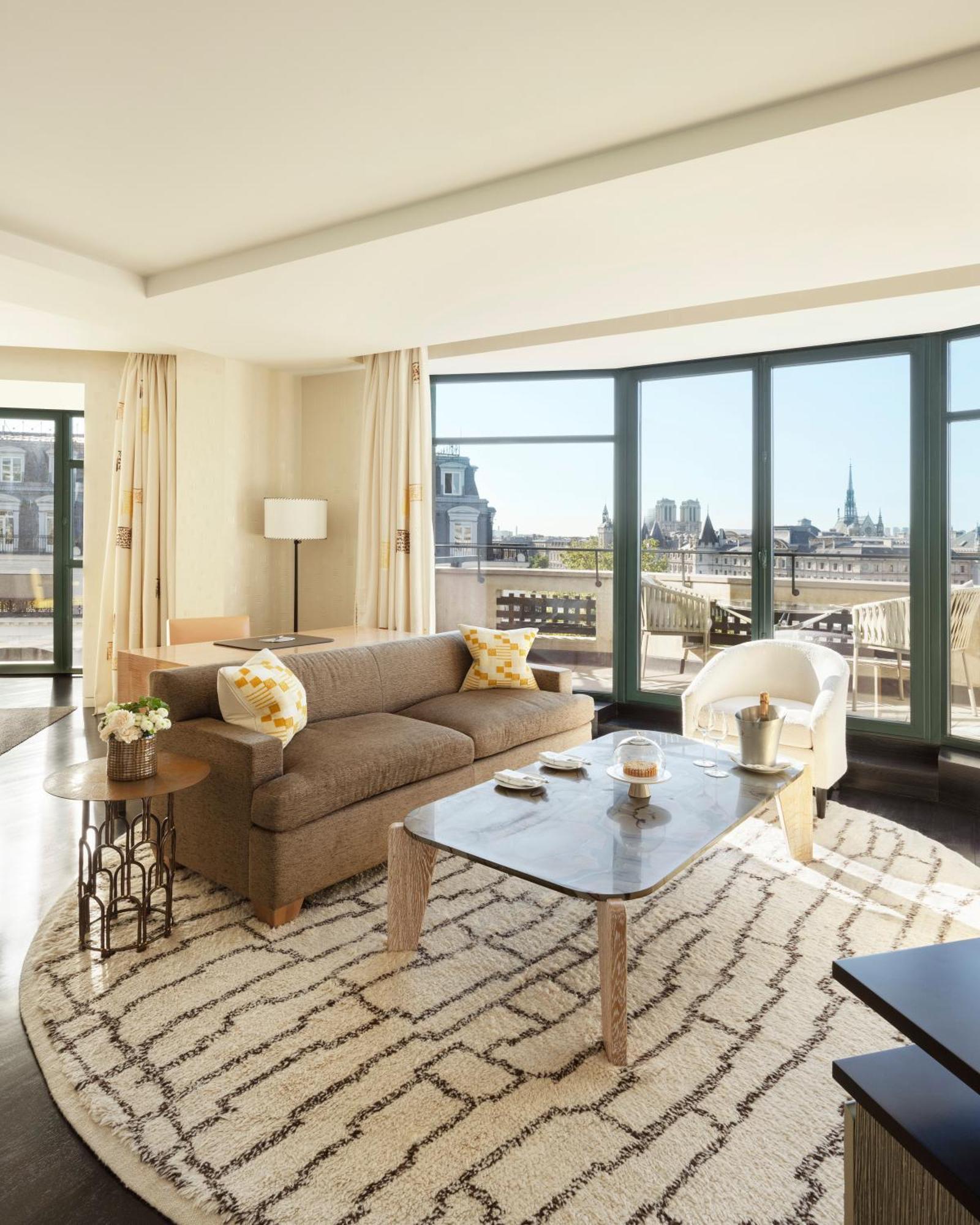 Hotel Cheval Blanc Paris & Dior Spa Cheval Blanc Paris Paris, France ...